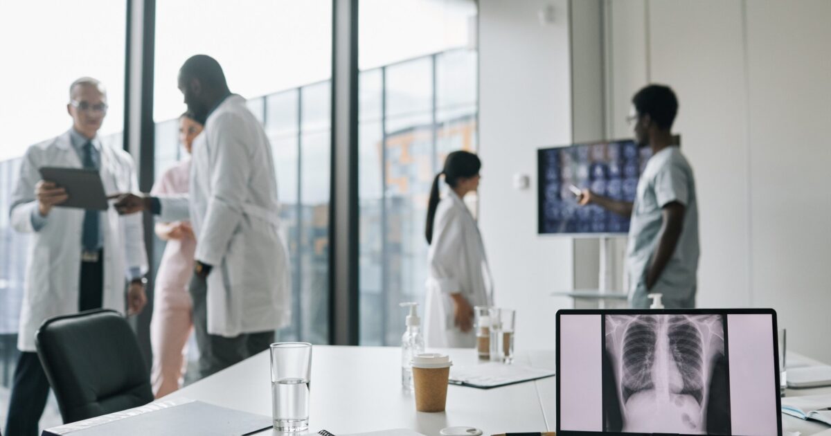 Join LCC's Medical Advisory Committee | Lung Cancer Canada